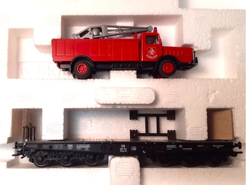 Märklin H0 48671 Schwerlastwagen Feuerwehr-Bergekran Typ Büssing, OVP ...